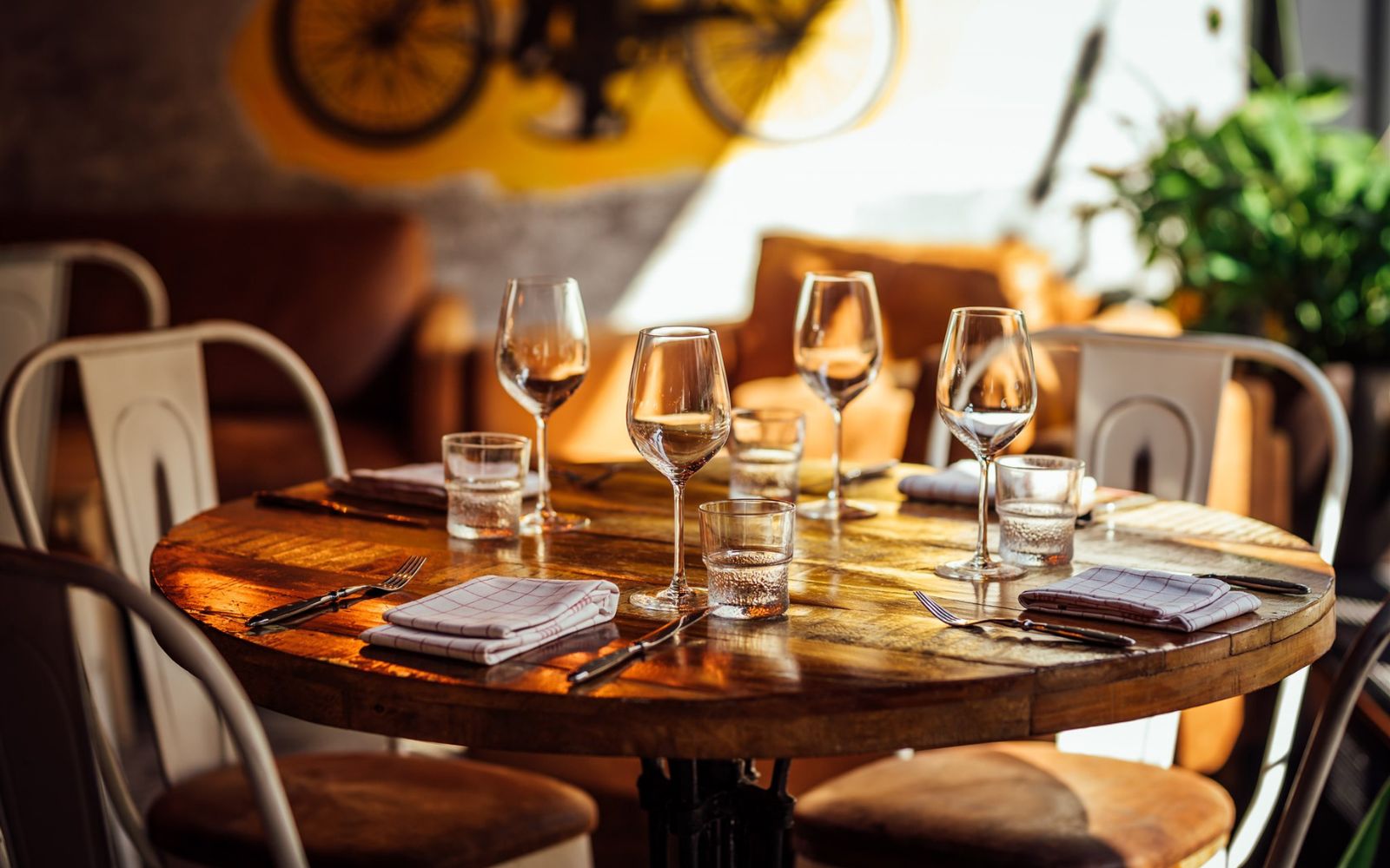 RUOKALISTA - Lönkka Bull & Bottle – Pihviravintola Helsingissä